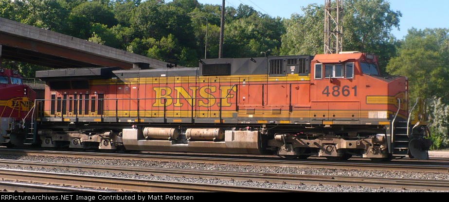 BNSF 4861
